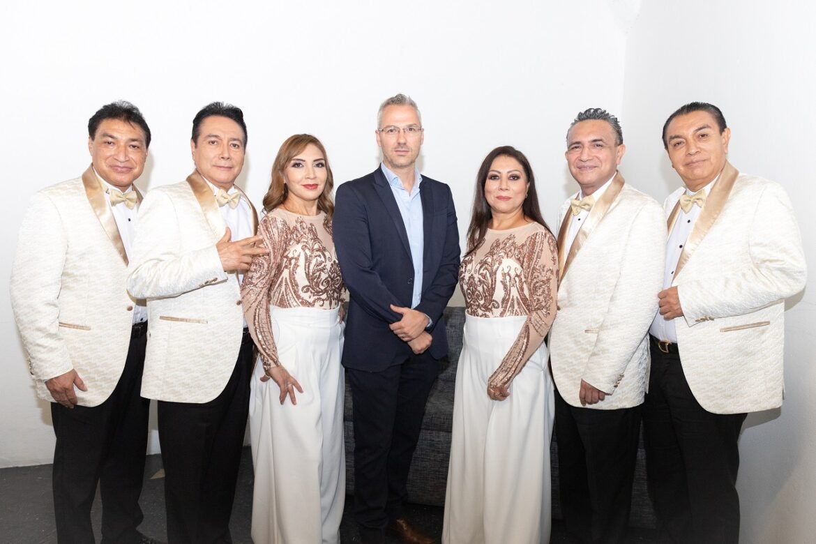 LOS ÁNGELES AZULES Y SU HOMENAJE A MÉXICO – DISTRITO MAGAZINE