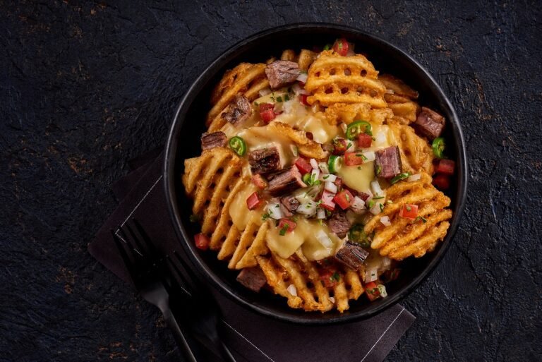 Nachos de Papa con queso, arrachera y pico de gallo – DISTRITO MAGAZINE