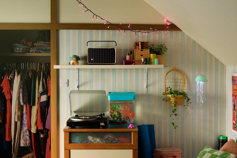 JBLA300KPHEROMID_SPINNER – DISTRITO MAGAZINE